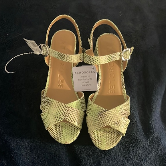 AEROSOLES | Shoes | Aerosoles Muted Lime Green Brown Snake Print ...
